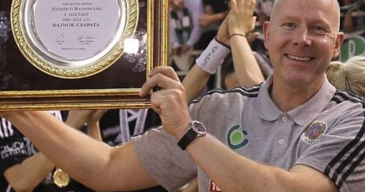 Karl Erik Böhn-dombormű az új ETO-csarnok falán